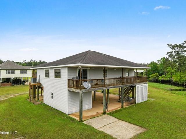 16033 Dennies Dr, Pearlington, MS 39572