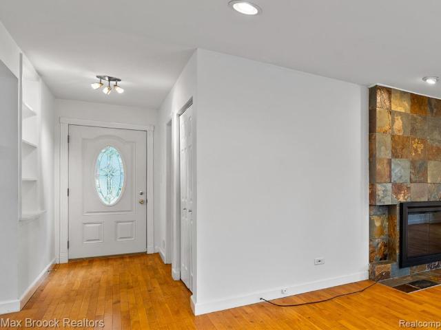 16031 Buckingham Avenue