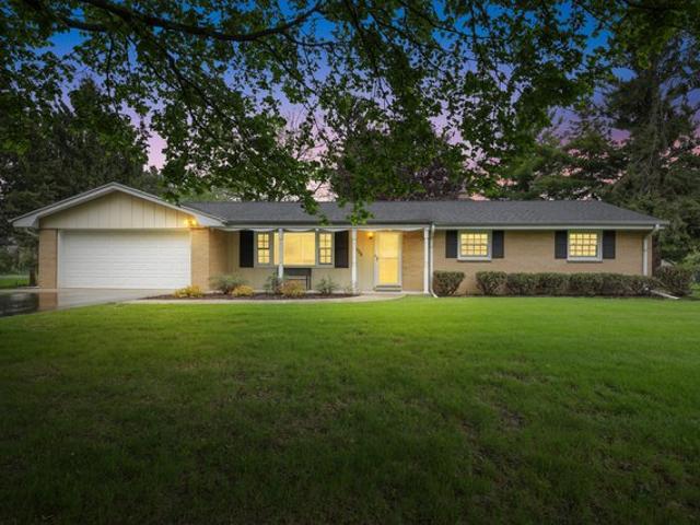 16035 Luella Dr, Brookfield, WI 53005