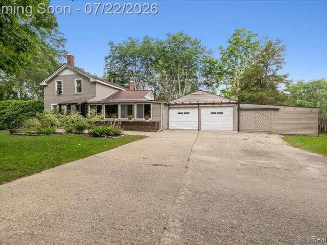 16036 Worden Rd, Groveland Township, MI 48442