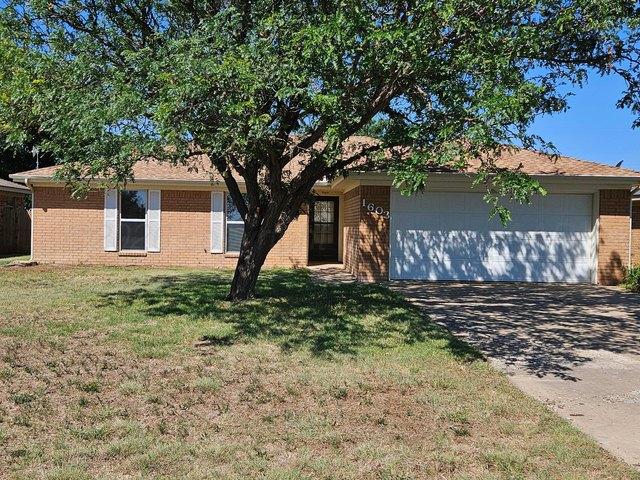 1603 Charles Ave, Panhandle, TX 79068