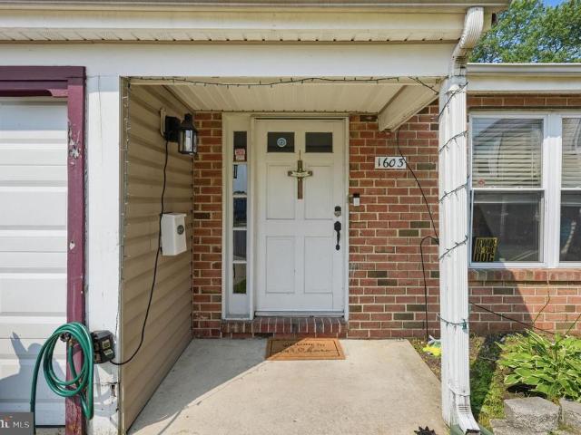 1603 Royal Place