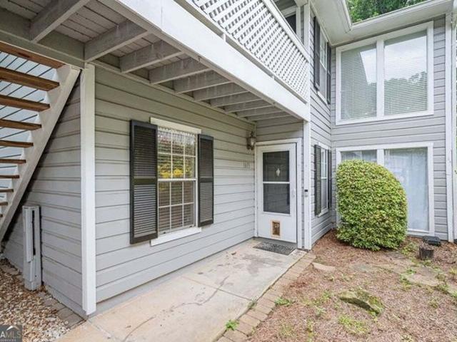 1603 Vicksburg Pl, Sandy Springs, GA 30350