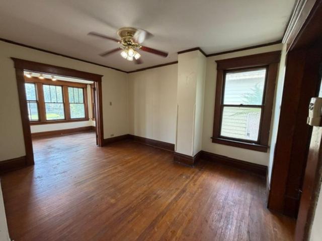 1603 1605 N Linn St