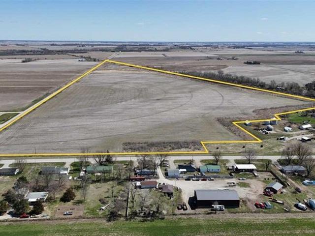 160th St, Columbus Junction, IA 52738
