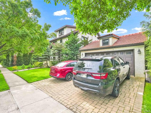 160 0 th Road | Compass