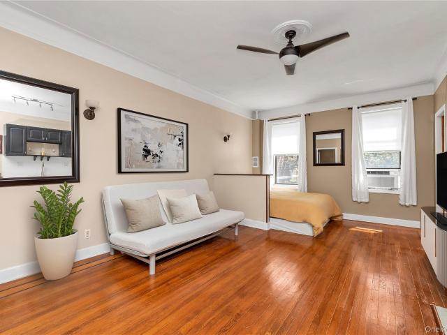 160 15 Powells Cove Boulevard, Unit A1