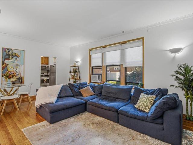 160 15 Powells Cove Boulevard C7