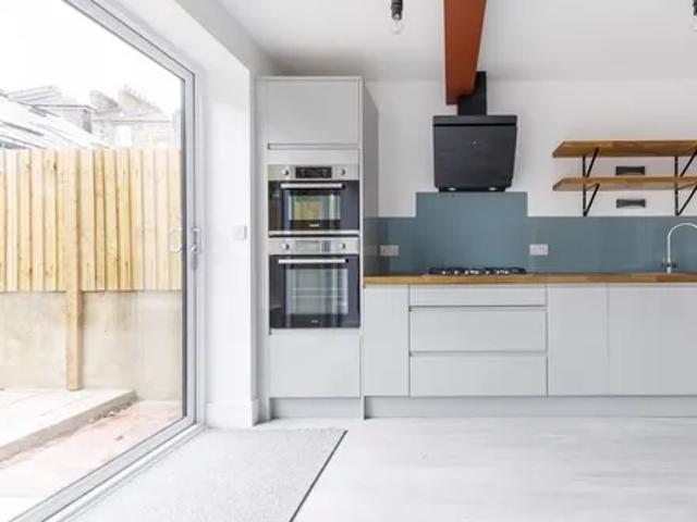 160 162 Graham Road, London, E8 1AJ, United Kingdom | 6 bed townhouse for rent #136605233 | Rentberry