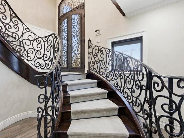 160 1 rd Street | Compass