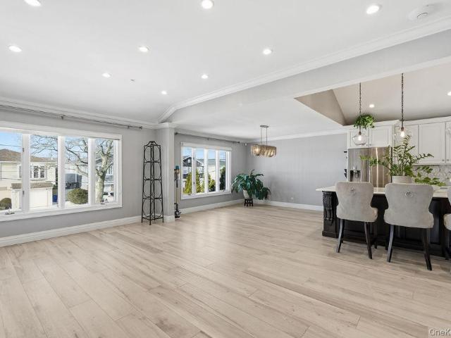 160 5 th Street