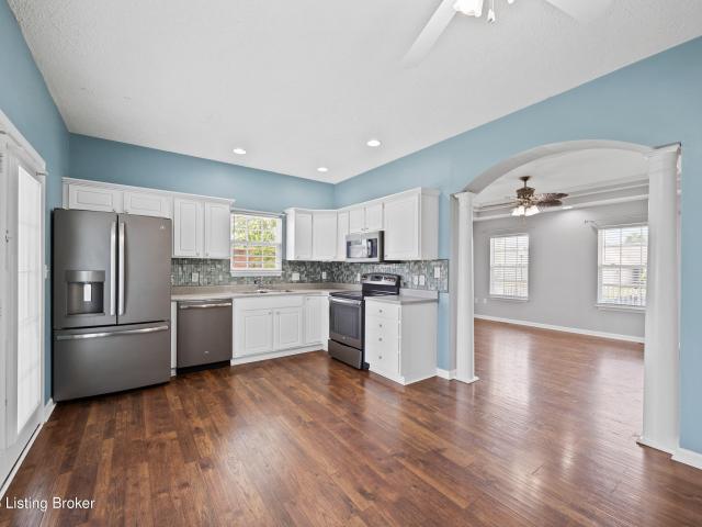 160 Cottonwood Dr
