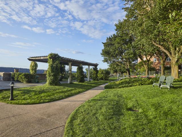 160 Cabrini Boulevard, Unit 7