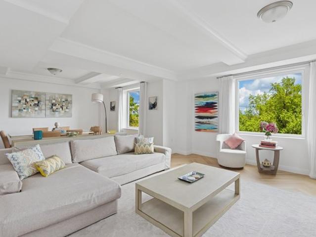 160 Central Park S Unit 401, New York, NY 10019
