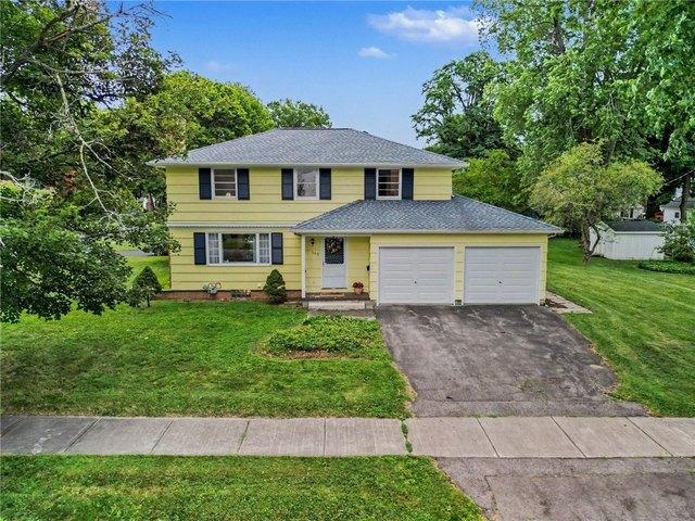 160 Chadwell Rd, Rochester, NY 14609