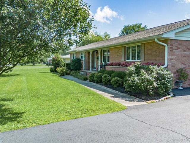 160 Charlotte Ann Dr, Paducah, KY 42001