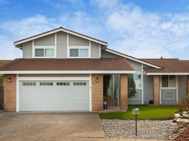 160 Clearview Ct, Petaluma, CA 94952