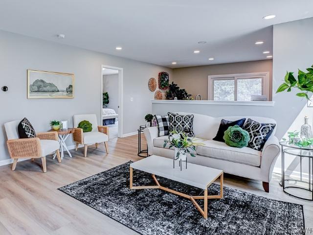 160 Cloverleaf Court # 2
