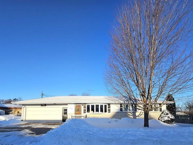 160 Ackerman Ave, Waupun, WI 53963