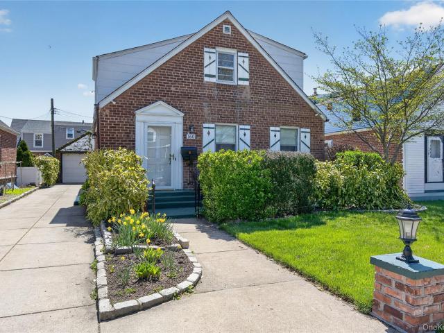 160 Albermarle Ave, Valley Stream, NY 11580 | MLS #986550