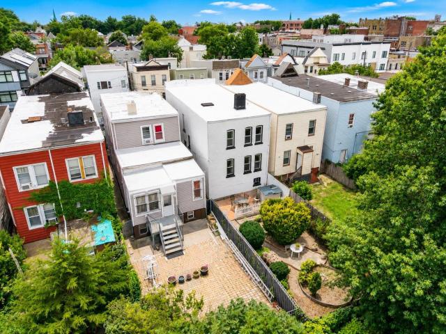 160 Armstrong Ave