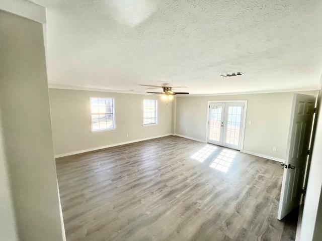 160 Auburn Dr Sw