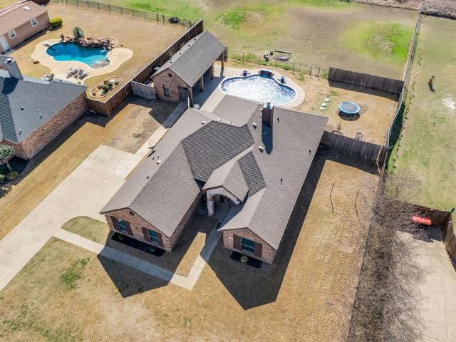 160 Berkshire Ln, Waxahachie, TX 75165 | MLS #21199
