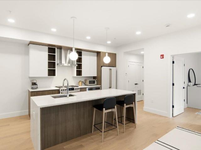 160 Brunswick St # 205
