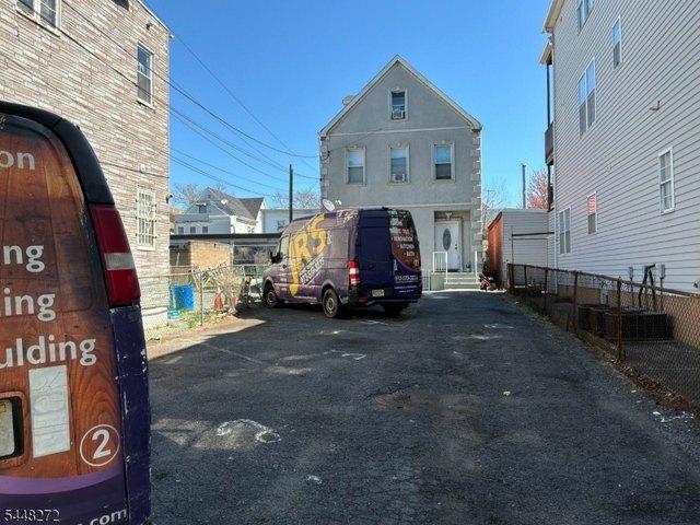 160 Brill St, Newark, NJ 07105