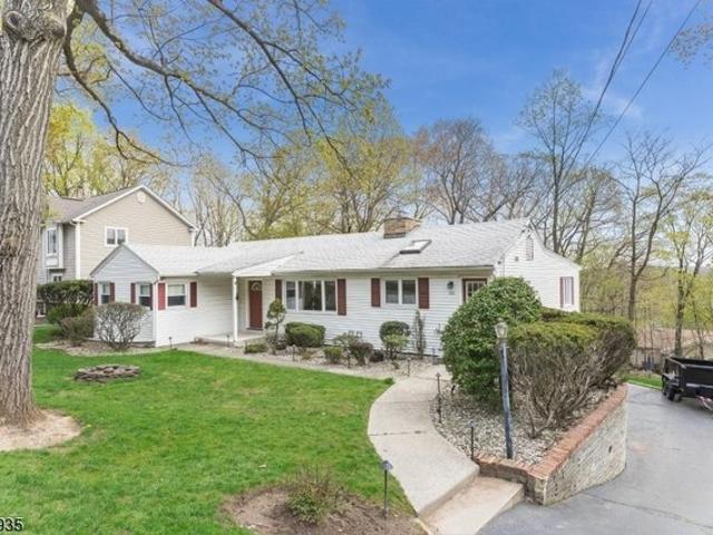 160 Degray St, North Haledon, NJ 07508