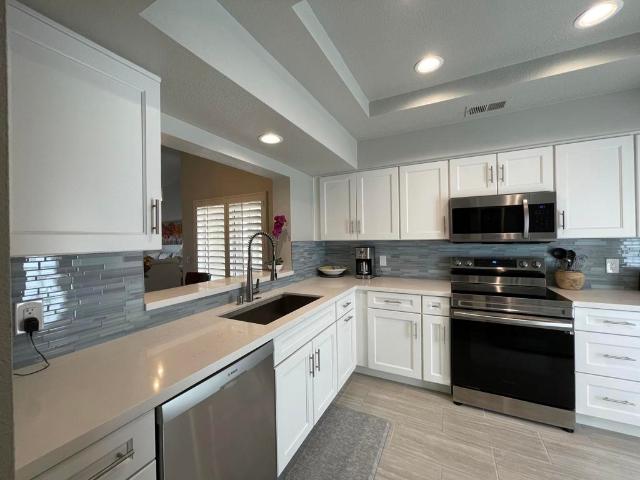 160 Desert Falls Circle