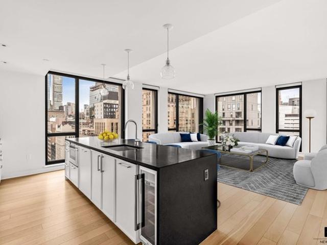160 E 22nd St Apt 18A, New York, NY 10010