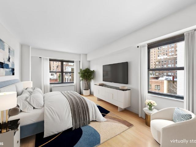 160 E 38TH Street 4C
