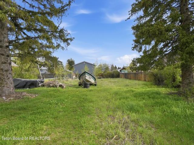 160 E Wallace Ave, Driggs, ID 83422