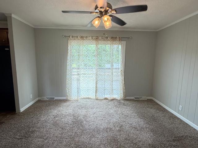 160 E Regent Dr