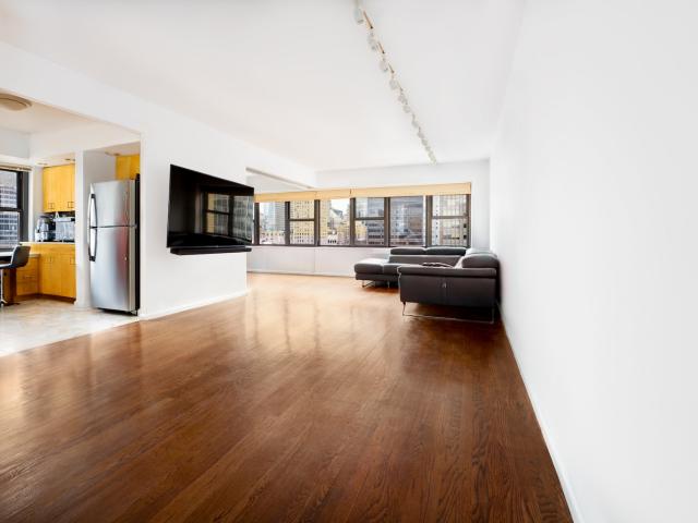 160 East 38th Street, New York, NY
