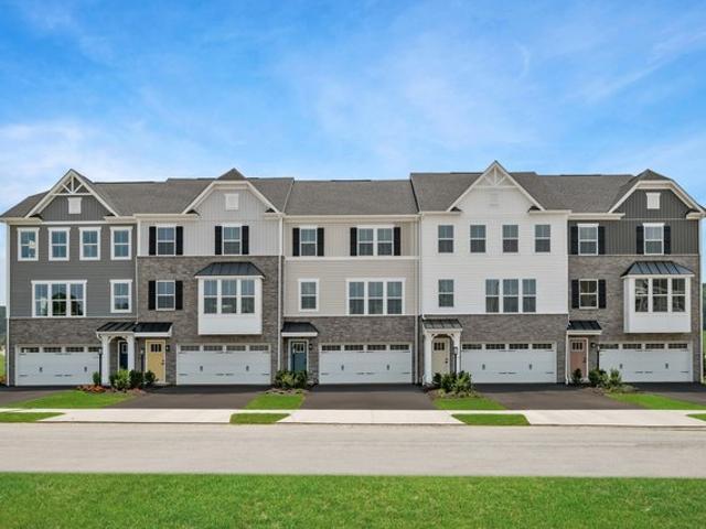 160 Ironwood St, Zelienople, PA 16063
