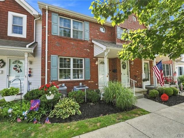 160 Olde Stone Ln, Lancaster, NY 14086