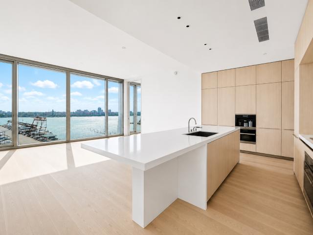 160 LEROY Street S10C