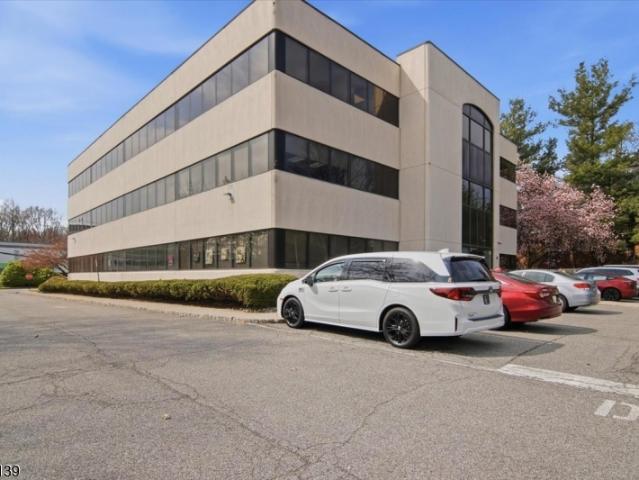 160 Littleton Rd