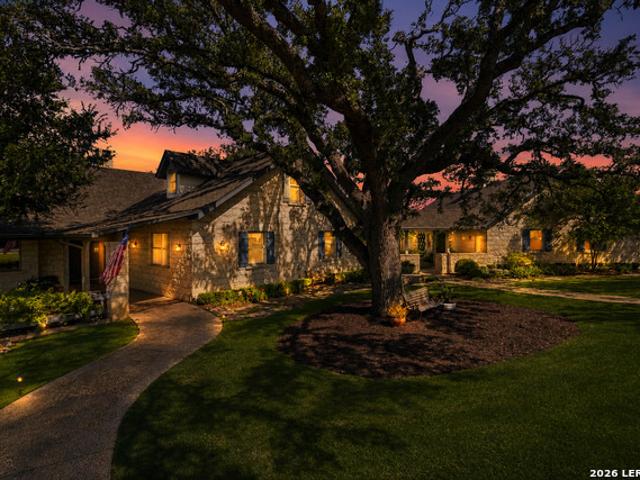 160 Live Oak Ln