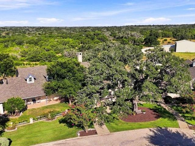 160 Live Oak Ln, Kerrville, TX 78028