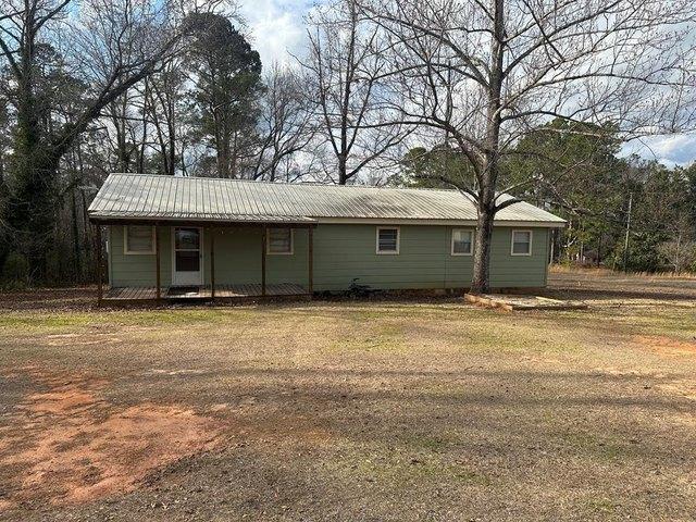 160 Macon Rd, McIntyre, GA 31054