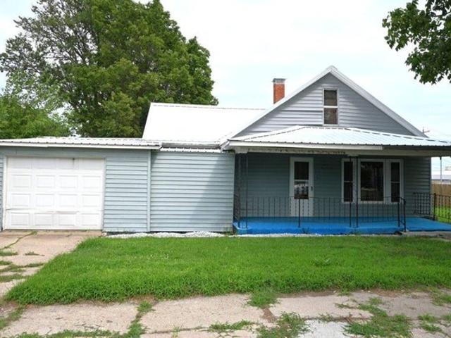 160 N 10th Ave, Burwell, NE 68823