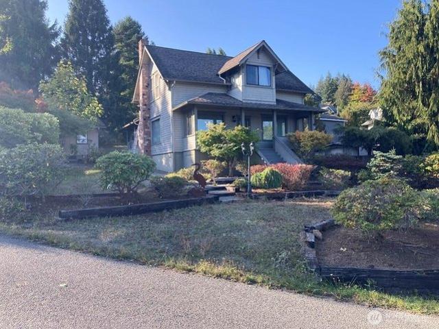 160 N North Hill Rd, Hoodsport, WA 98548