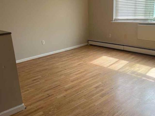 160 NEW BRITAIN AVENUE 1 Bedroom Apartment for Rent at 160 New Britain Ave, Hartford, CT 06106 Barry Square