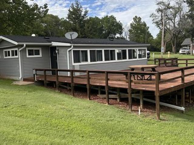 160 NE Bobwhite Dr, Medicine Lodge, KS 67104