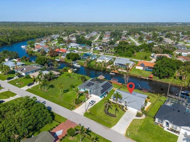 160 NE Twylite Ter, Port Saint Lucie, FL 34983