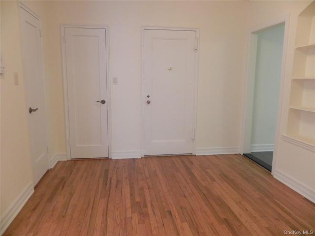 160 S Middle Neck Road 1N