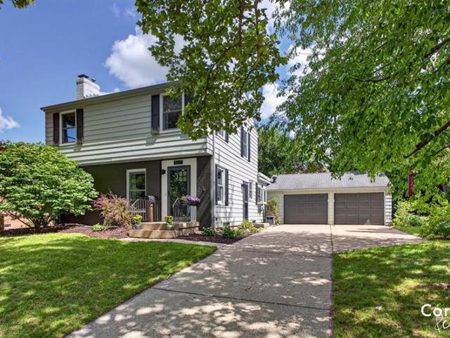 160 S Parklane Dr NE, Grand Rapids, MI 49505